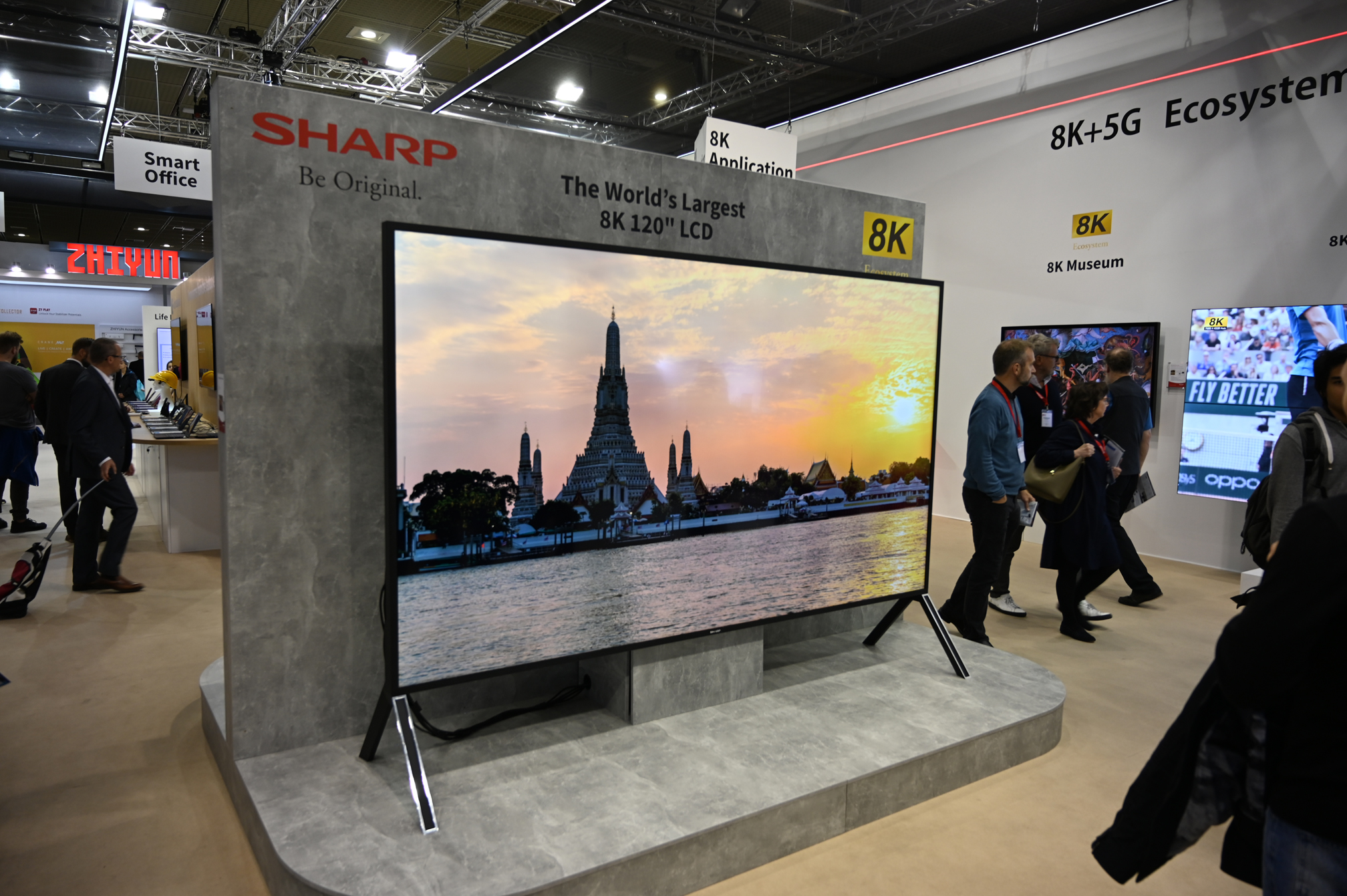 IFA 2019: Sharp zeigt den größten 8K-Fernseher der Welt - HIFI.DE
