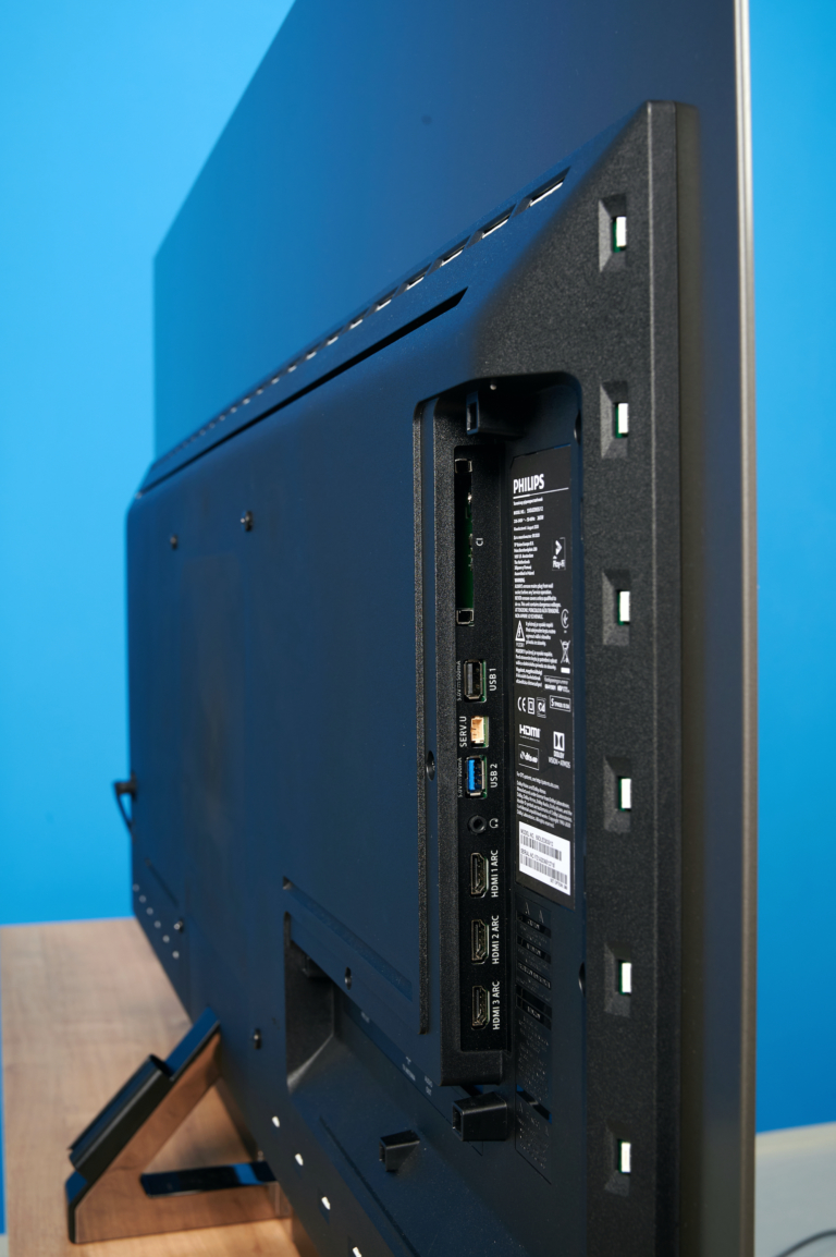 Philips OLED 935 im Test: OLED mit perfektem B&W Sound? - HIFI.DE