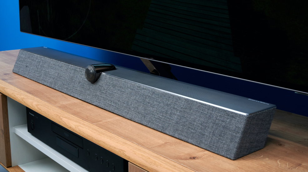 Philips OLED 935 im Test: OLED mit perfektem B&W Sound? - HIFI.DE