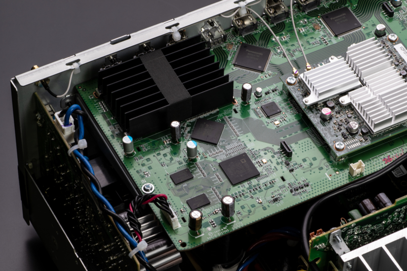 Marantz SR6015 im Test: Moderner Heimkino-Bolide mit Dolby Atmos und 8K ...