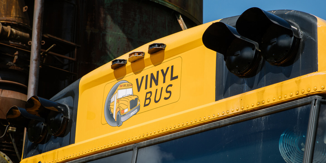 Vinyl-Bus: Der fahrende Plattenladen on Tour - HIFI.DE