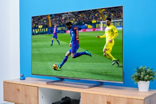 TCL C728 im Test: QLED von TCL auf Samsung-Niveau? - HIFI.DE