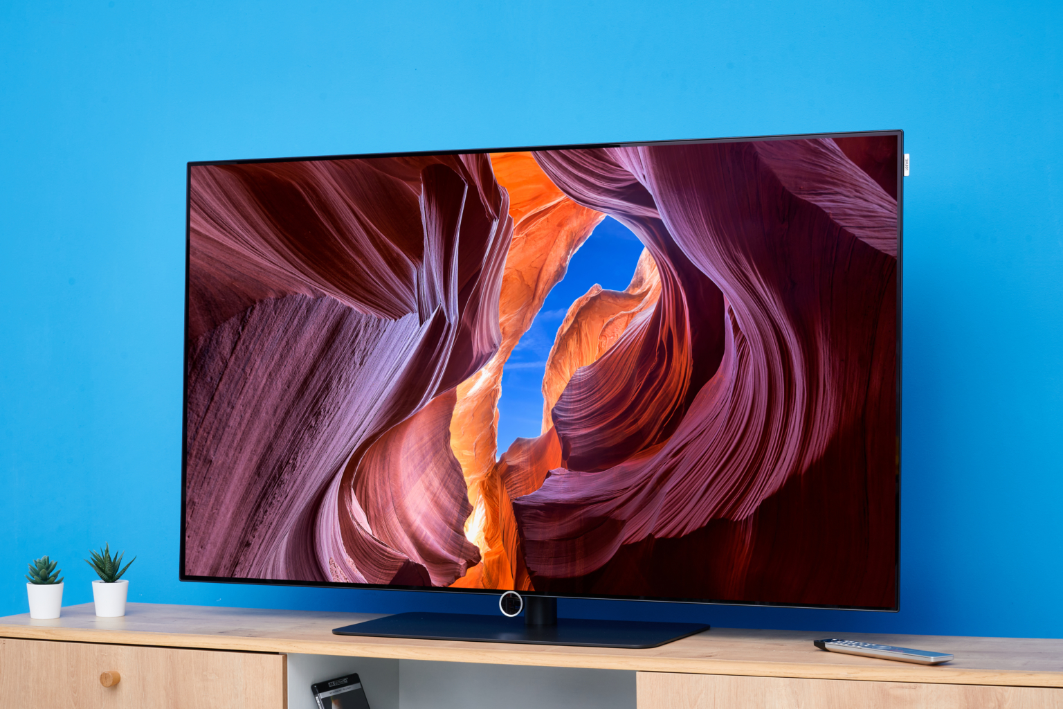 Loewe bild i dr+ im Test: Das alles bietet der smarte Nobel-TV aus ...