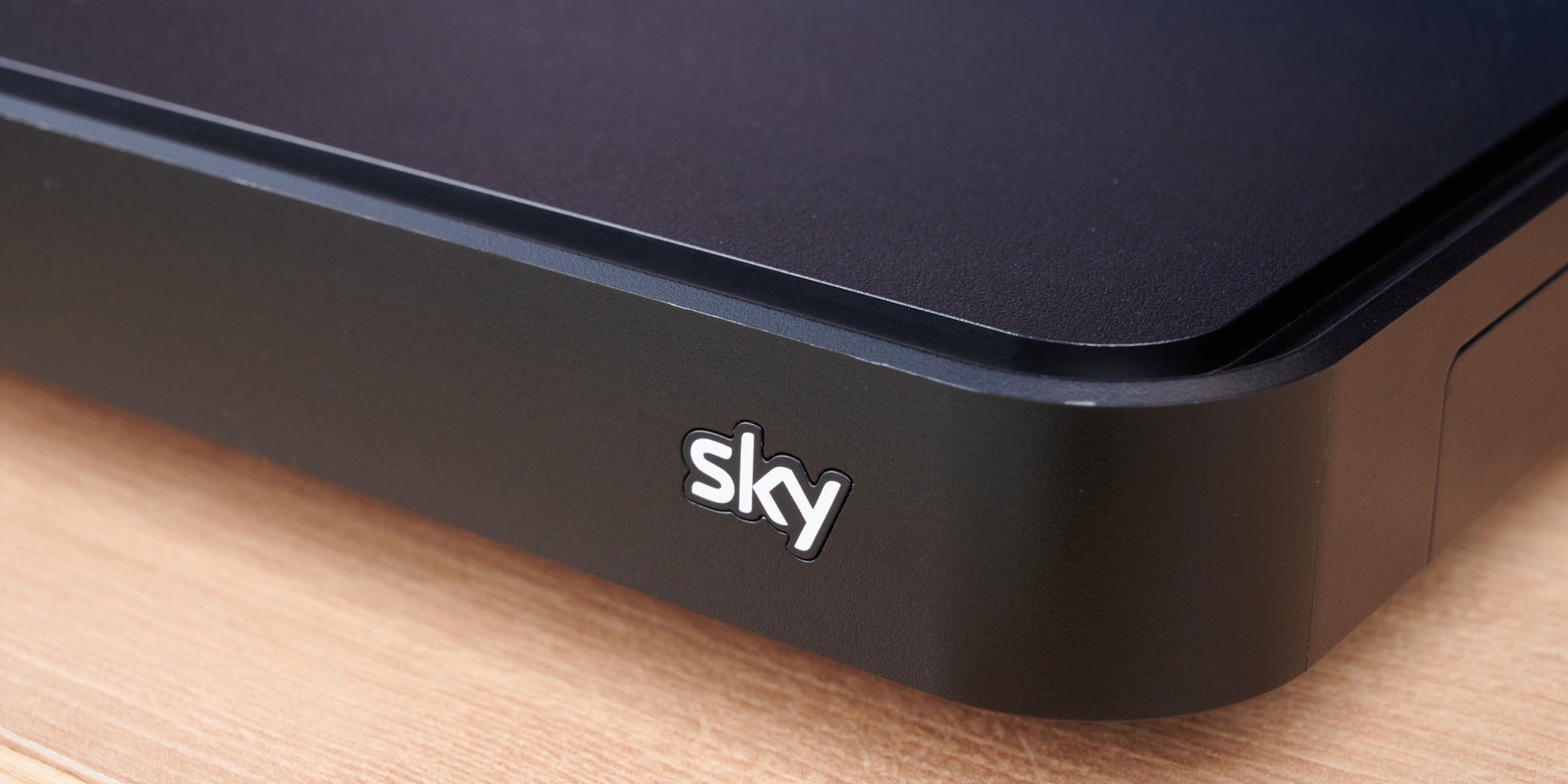 Sky oder Wow: Welcher Dienst ist besser? - HIFI.DE