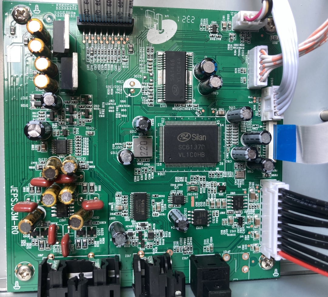 Yamaha CD-S303 im Test: Alles, was ein reiner CD-Player können muss ...