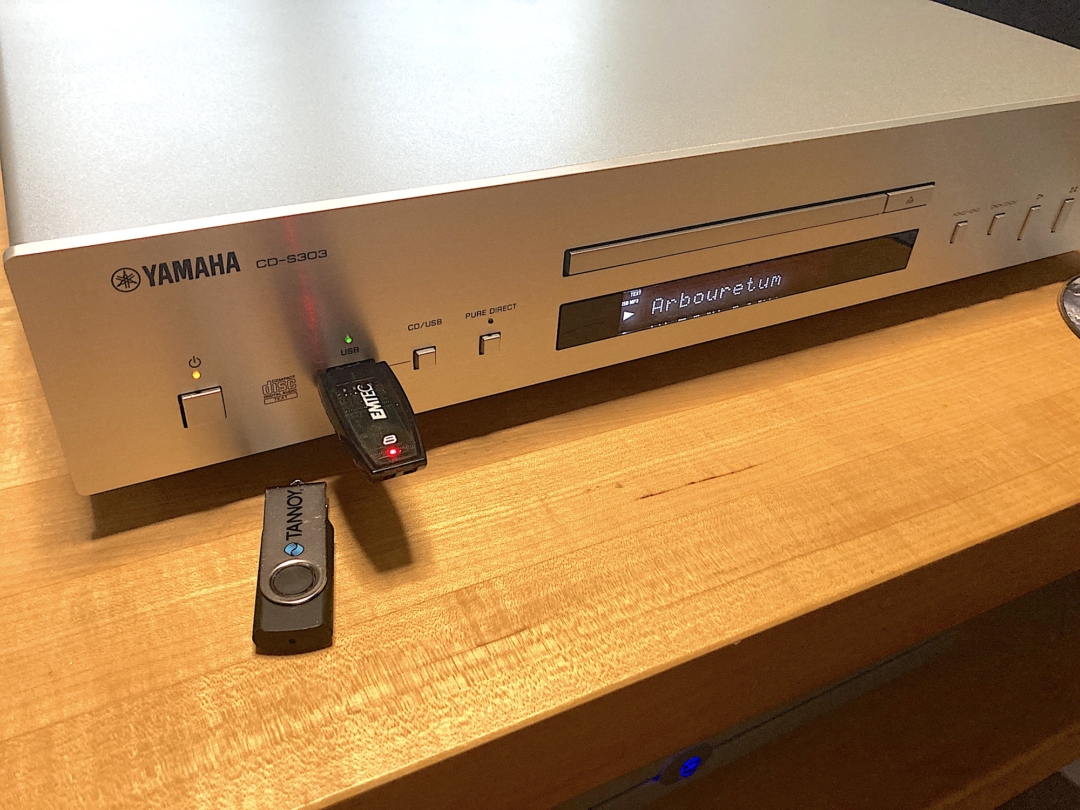 Yamaha CD-S303 im Test: Alles, was ein reiner CD-Player können muss ...