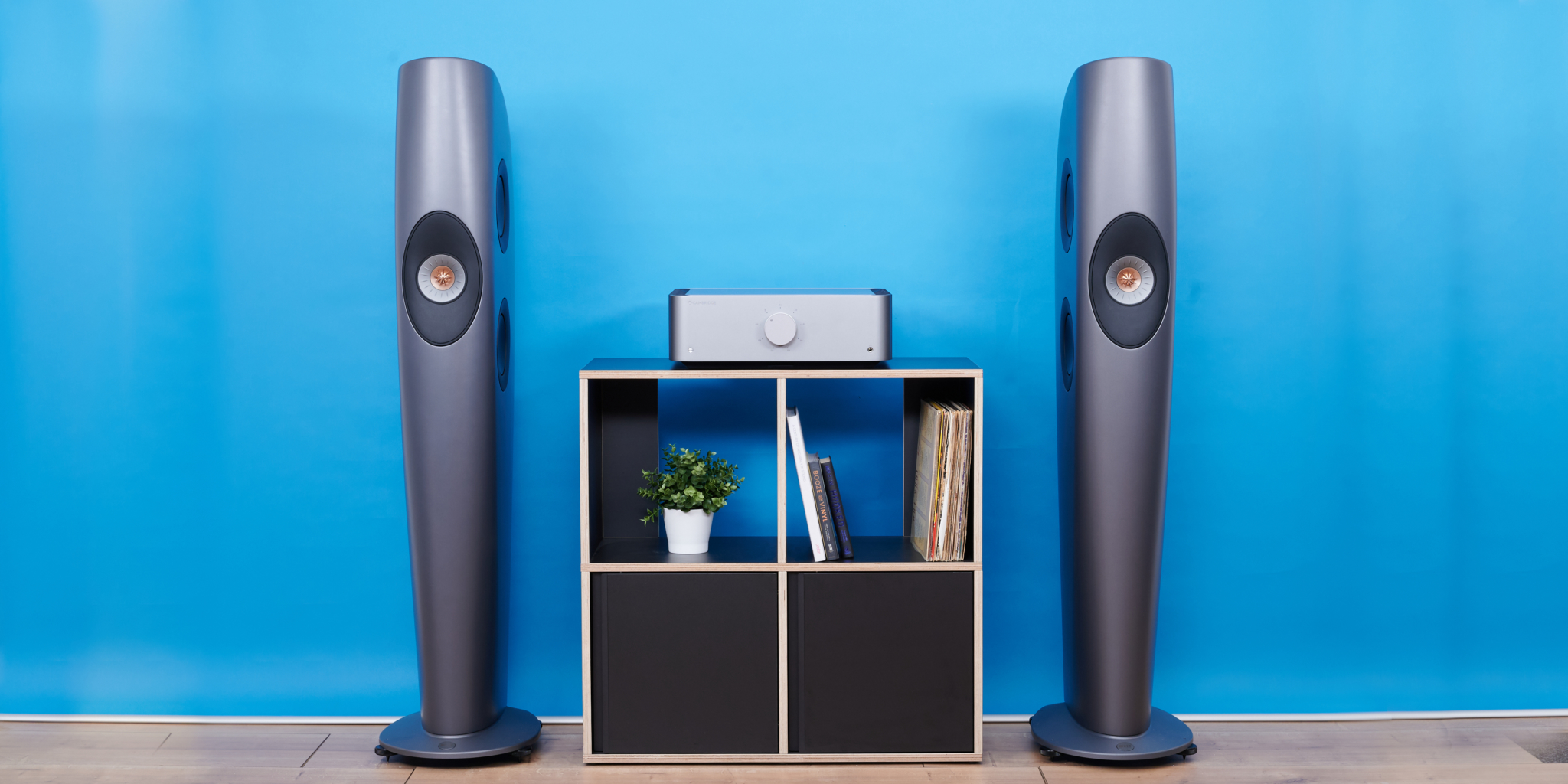 KEF Blade Two Meta im Test: So klingt der schlanke Luxus-Speaker - HIFI.DE