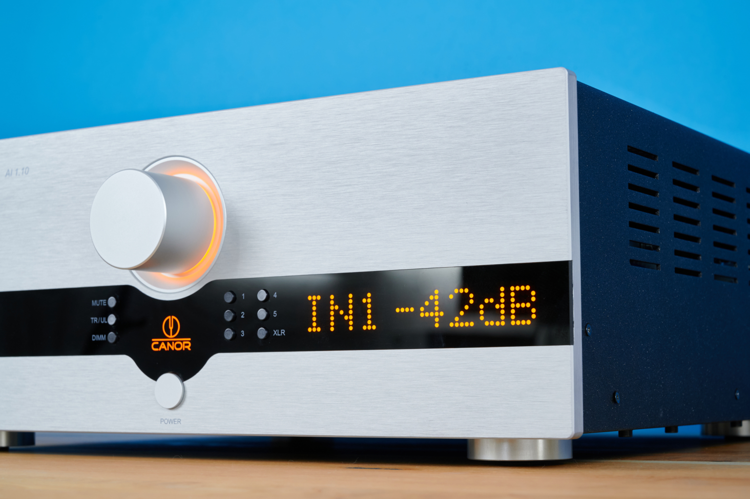 Canor AI 1.10 im Test: Röhren-Sound für besondere Musikmomente - HIFI.DE