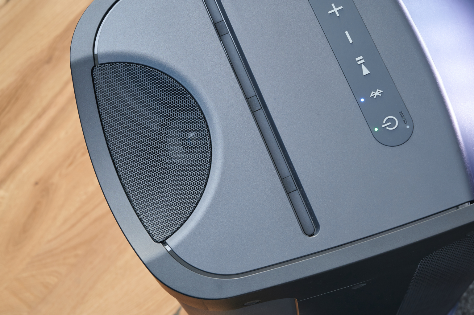 Sony SRS-XP700 im Test: Große Partybox mit genialem Klang - HIFI.DE