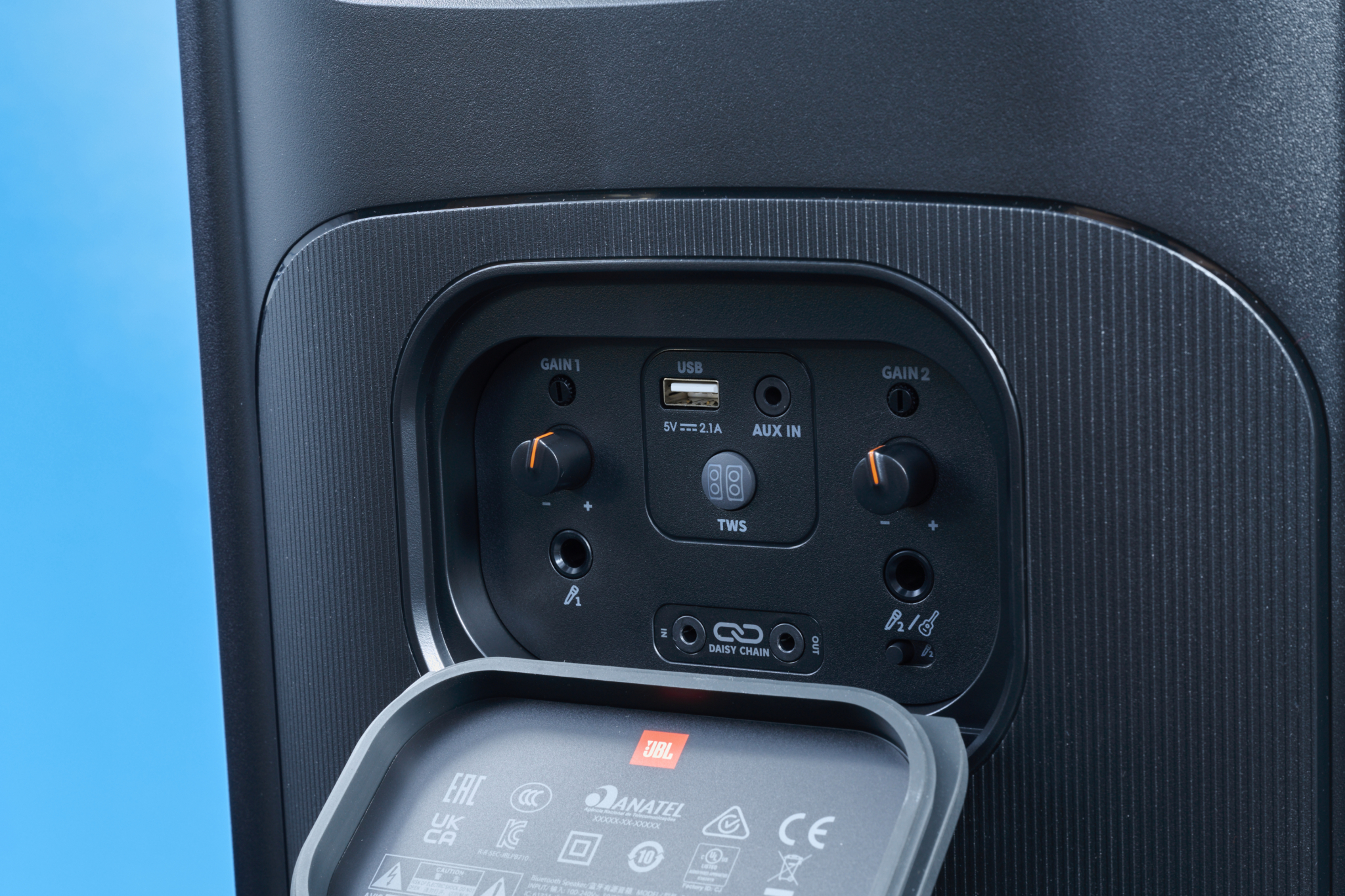 JBL Partybox 710 im Test: klangstarke Partybox ohne Akku - HIFI.DE