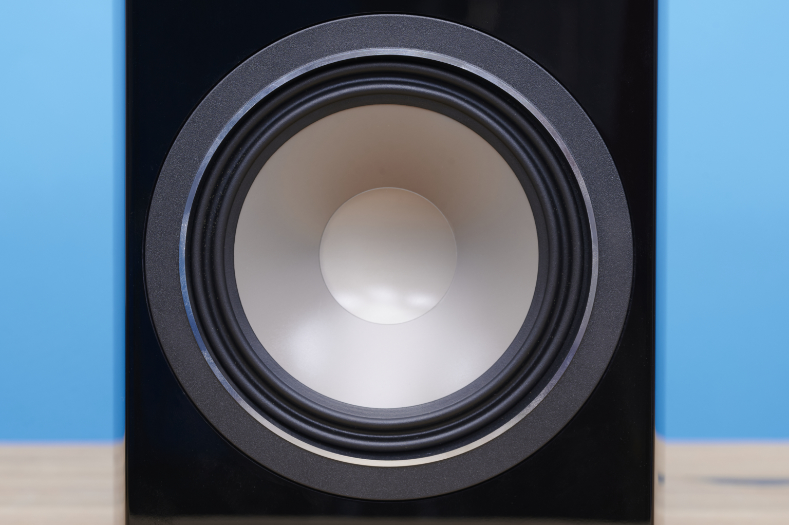 Canton Vento 30 im Test: Edle Regalbox mit entspanntem Sound - HIFI.DE