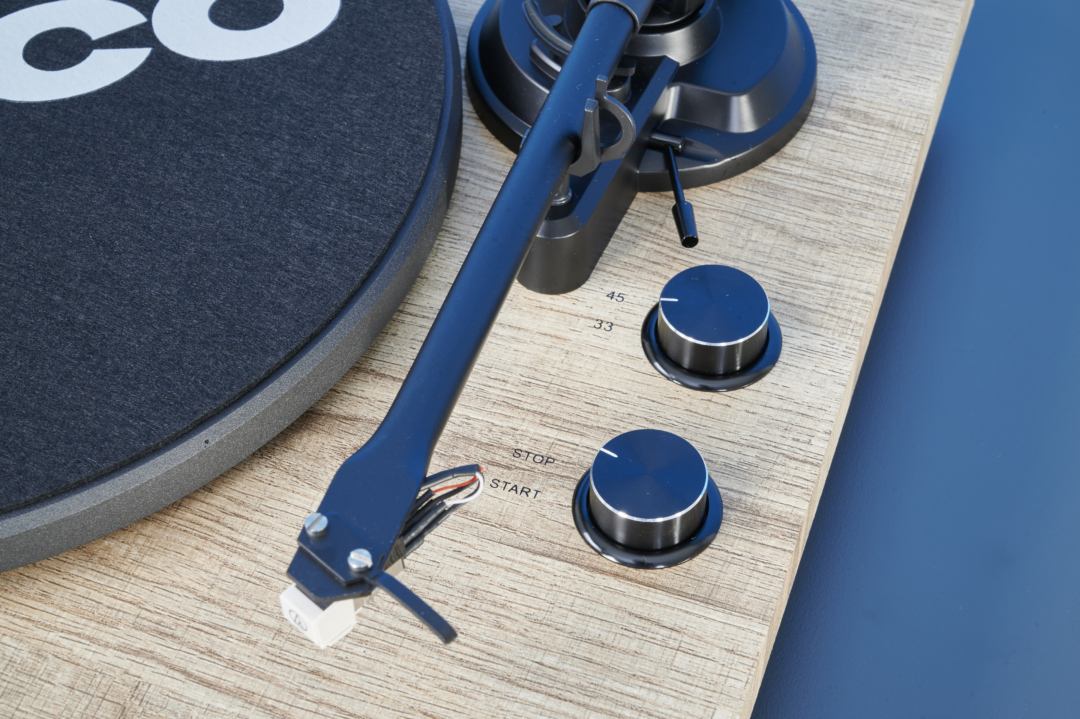 Lenco LBT-188 im Test: Günstiger Alleskönner mit Bluetooth - HIFI.DE