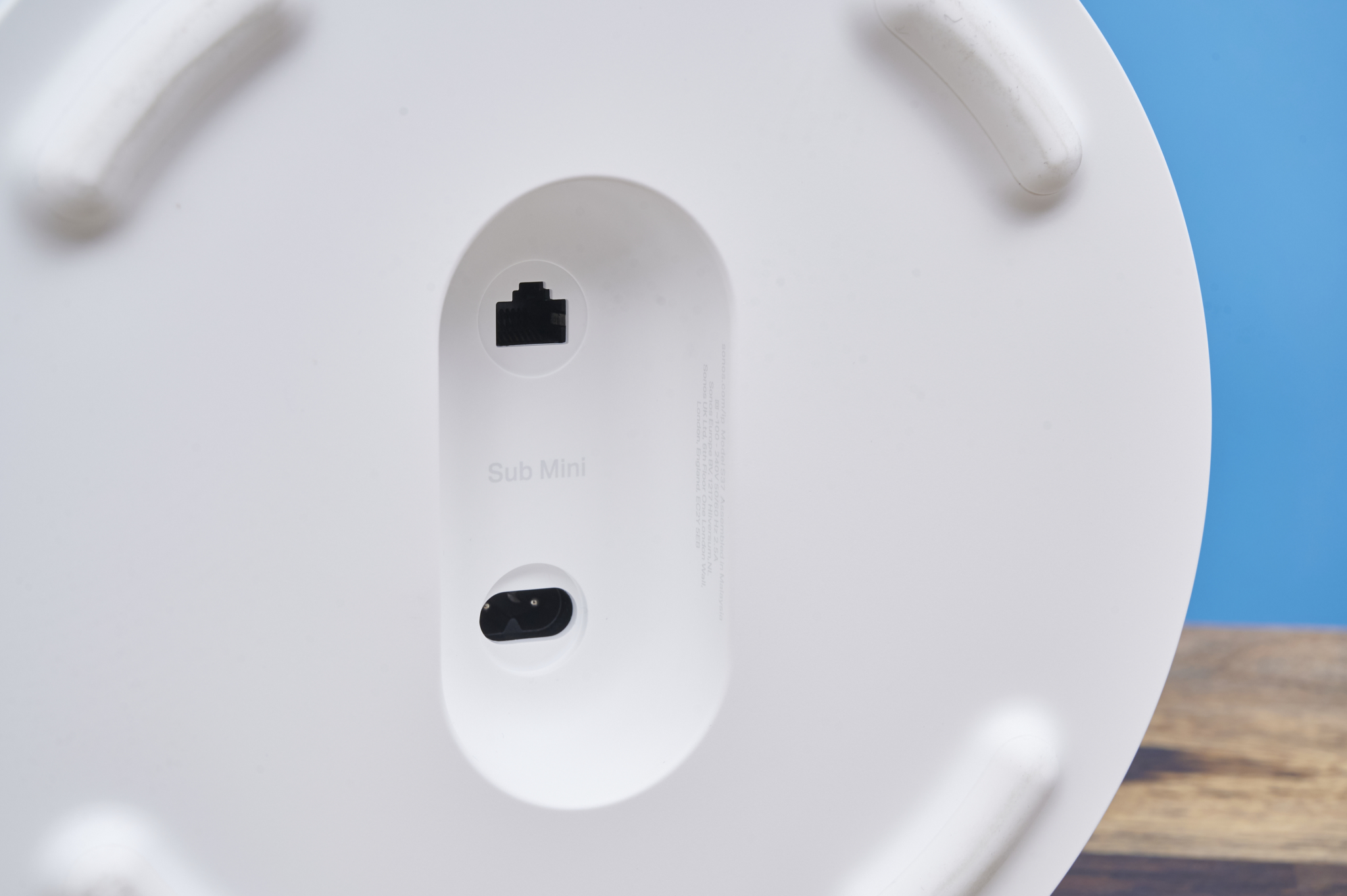 Sonos Sub Mini im Test: Kompakt-Subwoofer für kleine Räume - HIFI.DE