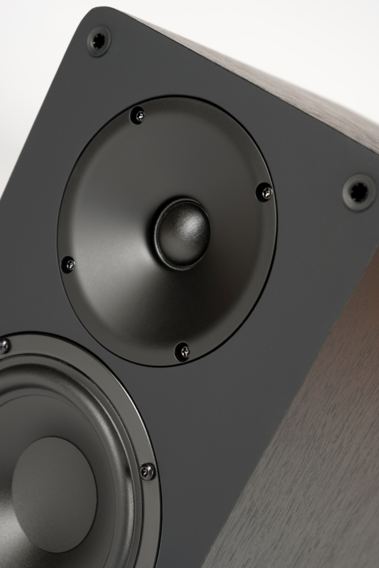 ELAC ConneX DCB41: Kompakte Aktivbox für alle Fälle - HIFI.DE