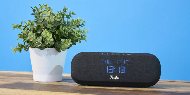 Teufel Radio One im Test: Kleiner Radiowecker mit Wumms - HIFI.DE