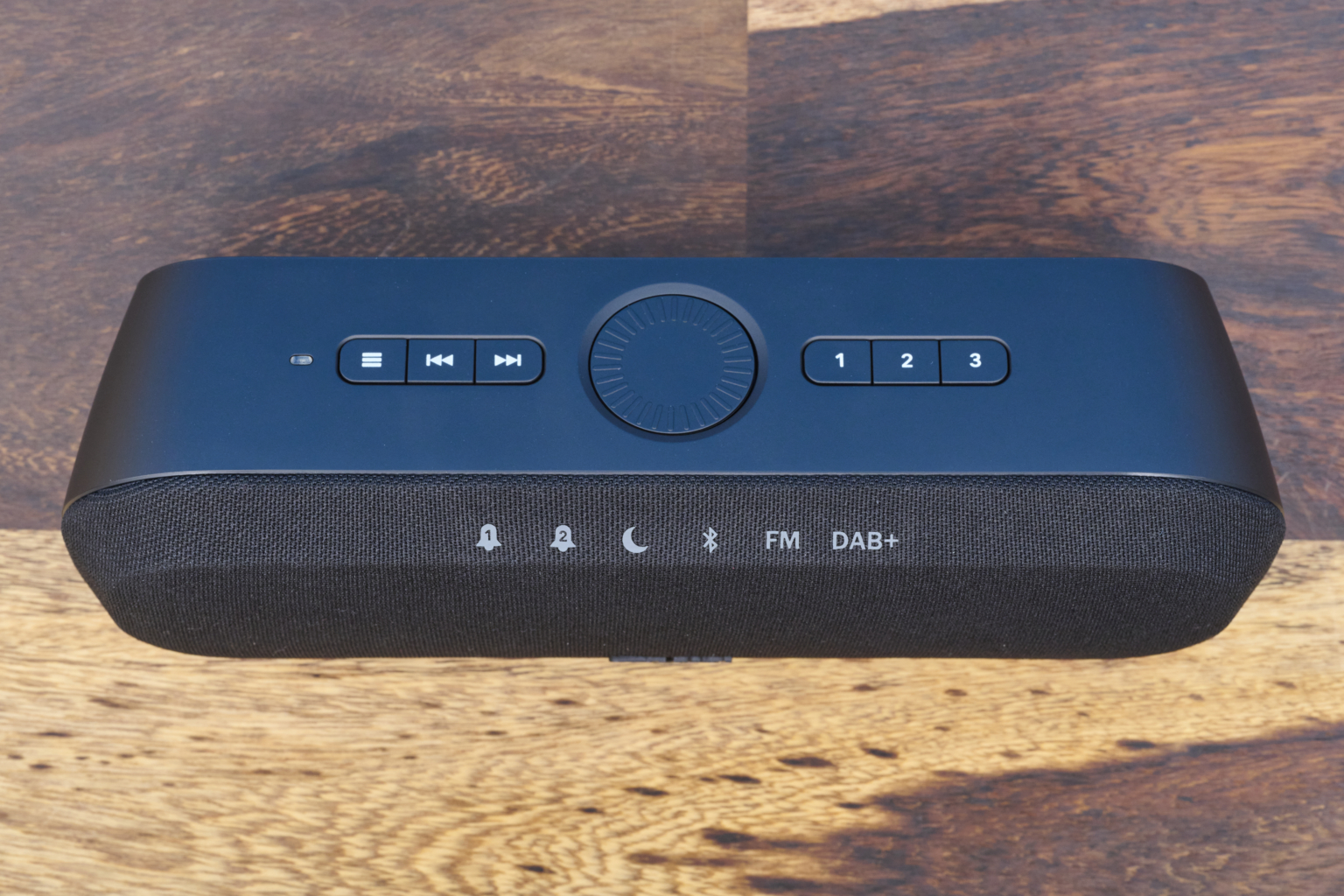 Teufel Radio One im Test: Kleiner Radiowecker mit Wumms - HIFI.DE