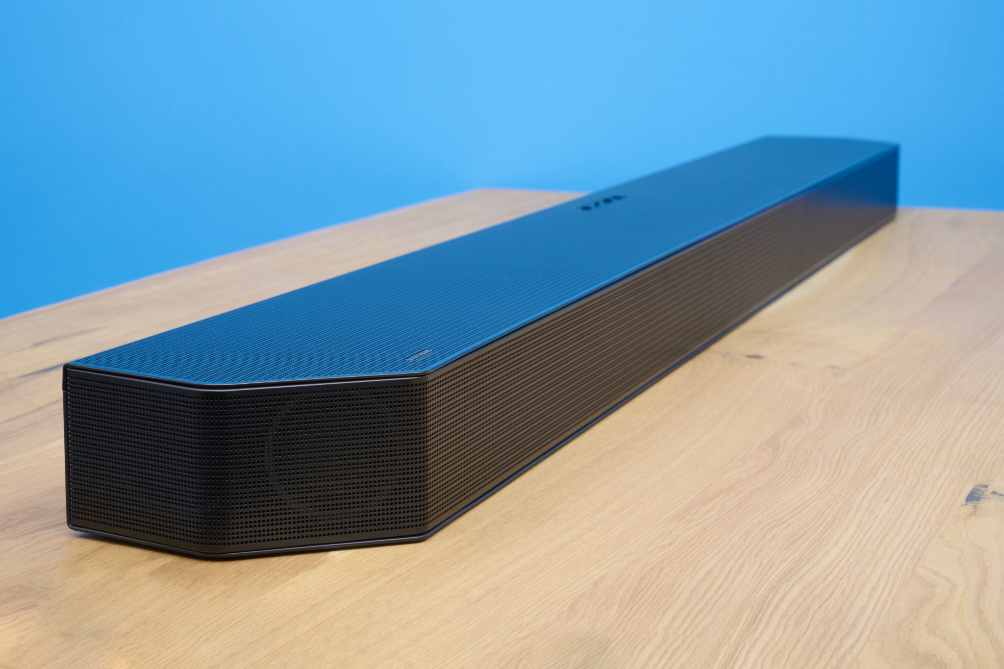 Samsung HW-Q995B im Test – Die beste Dolby Atmos Soundbar? - HIFI.DE