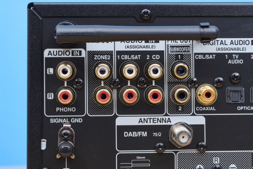 Denon DRA-800H im Test: Der Heimkino-Spezialist unter den Stereo ...