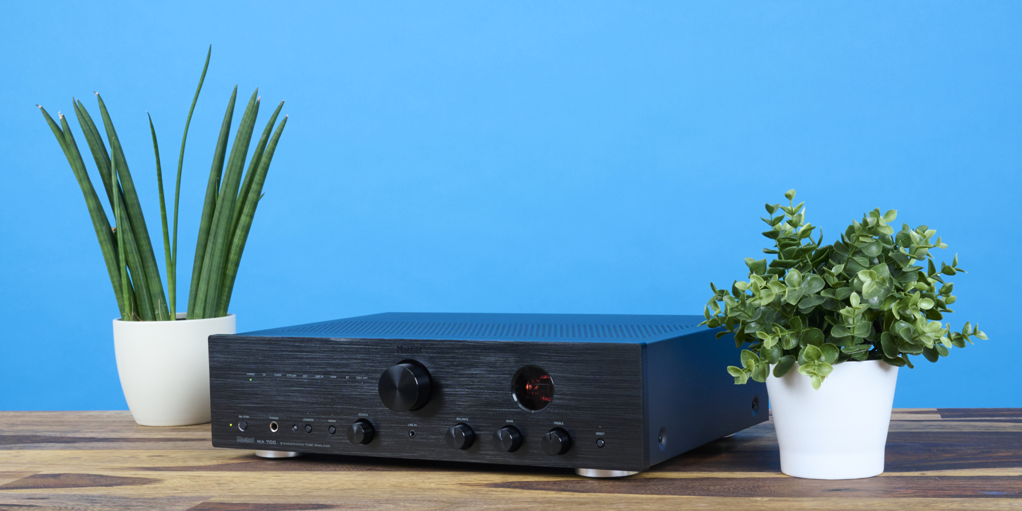 Magnat MA 700 im Test: Vollverstärker mit Röhrensound und viel Komfort ...