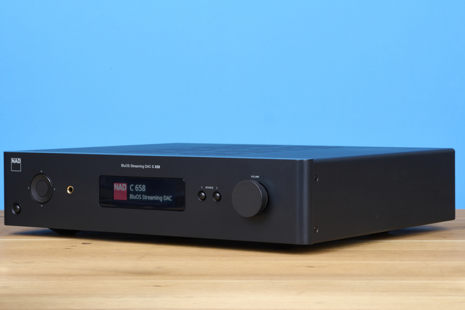 NAD C 658 im Test: Vorverstärker 2.0 - HIFI.DE