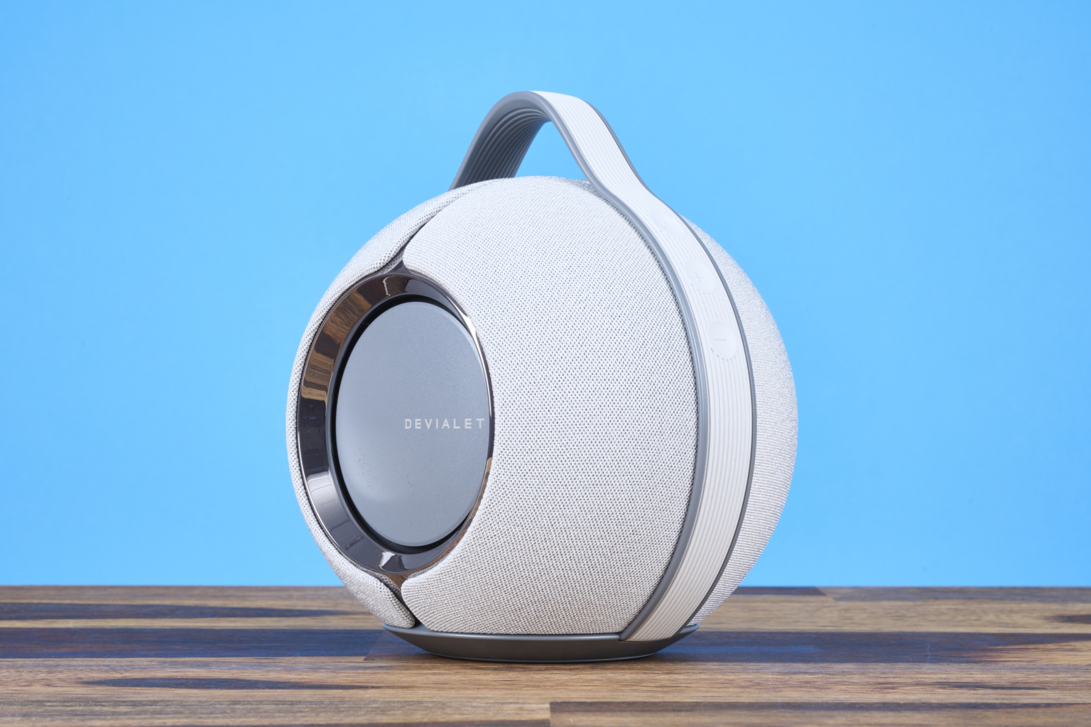 Devialet Mania im Test: WLAN und Bluetooth im Raumschiff-Look - HIFI.DE