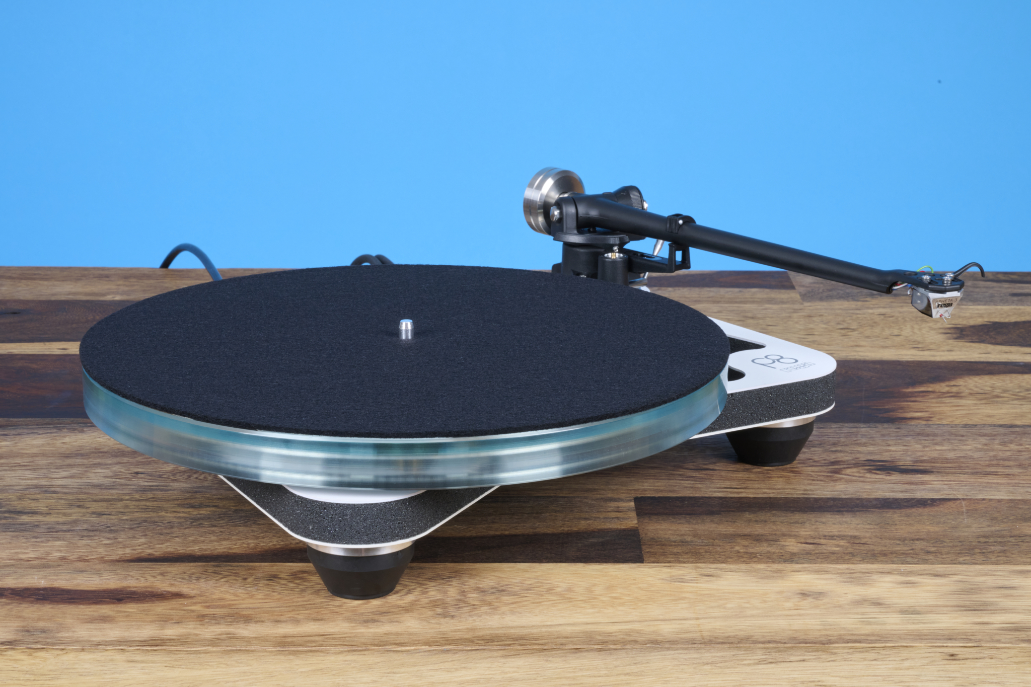 Rega Planar 8 im Test: Leichtbau-Plattenspieler mit Highend-Klang - HIFI.DE