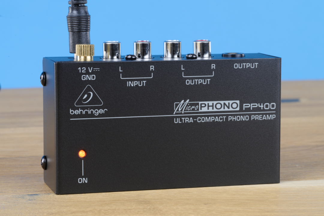 Behringer PP400 „Microphono“ im Test: Ein Phono-Pre für unter 20 Euro ...
