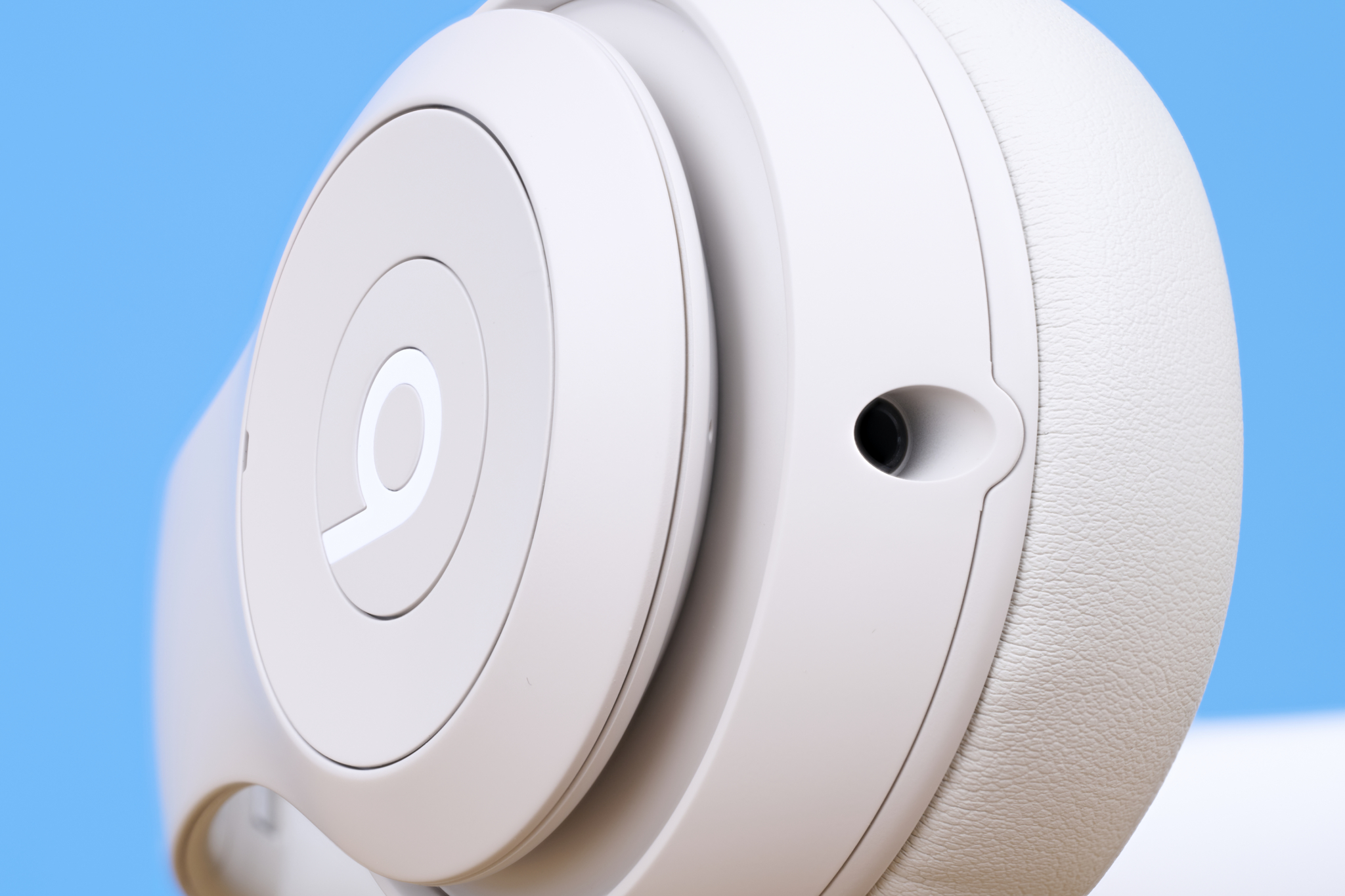 Beats Studio Pro im Test: Günstige Alternative zu Apples AirPods Max ...