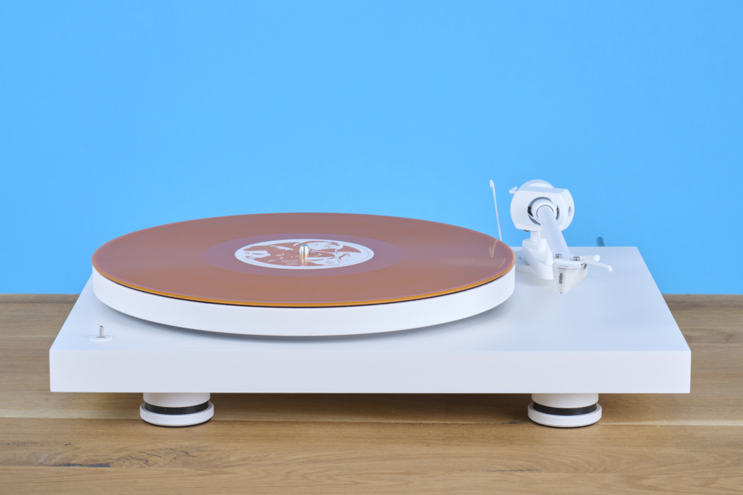 Pro-Ject Debut Pro White Edition im Test: Ein Traum in Weiß - HIFI.DE