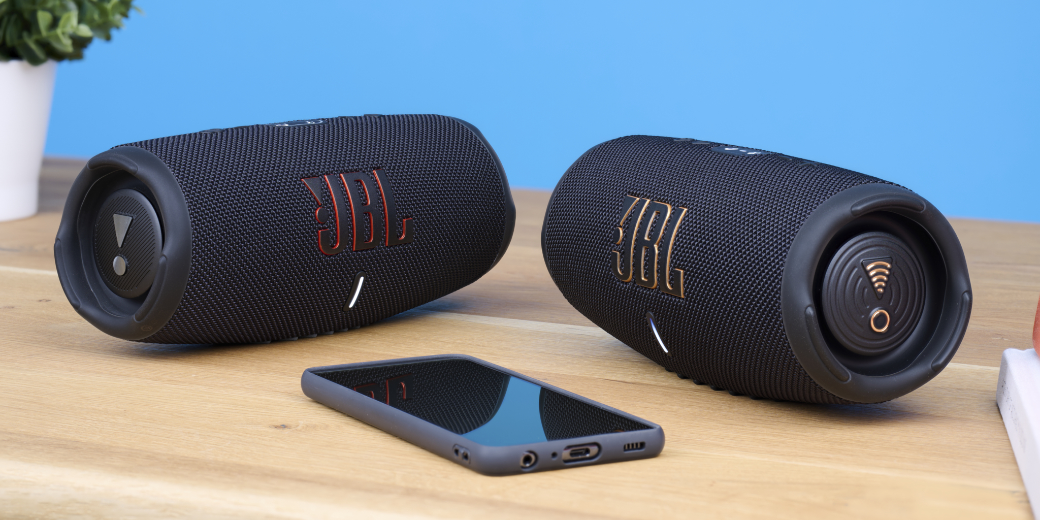 JBL Charge 5 vs. JBL Charge 5 WiFi: Lohnt sich der Aufpreis für das ...