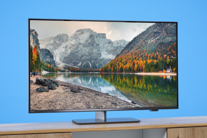 Philips PUS8808 "The One" im Test: Besser als ein QLED? - HIFI.DE