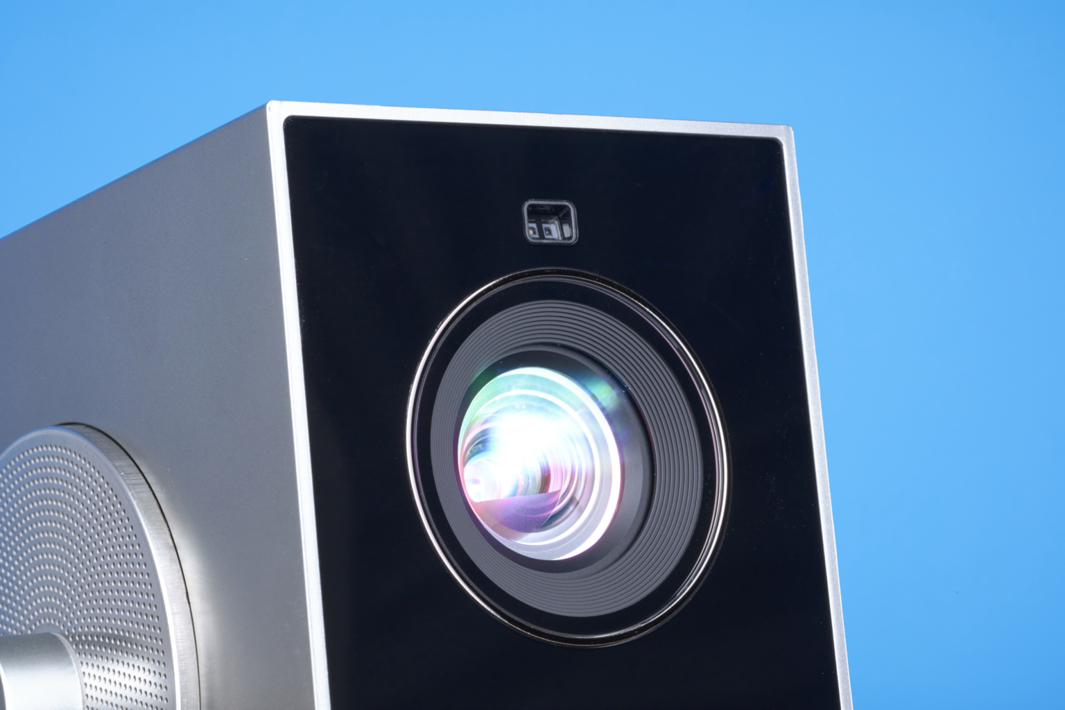 LG Cinebeam Q im Test: Kleines Gehäuse aber großes Heimkino? - HIFI.DE