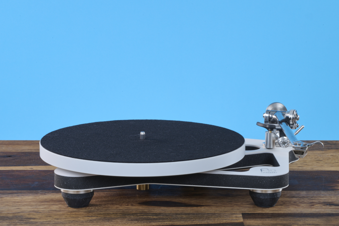 Rega Planar 10 im Test: Auf dem direkten Weg an die Spitze - HIFI.DE