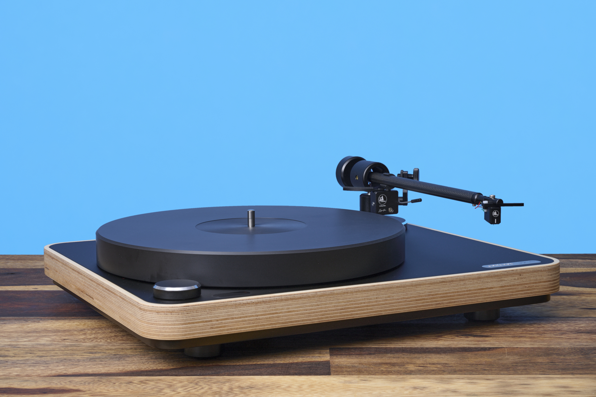 Clearaudio Concept Signature im Test: Geschmeidiger Komplettspieler ...