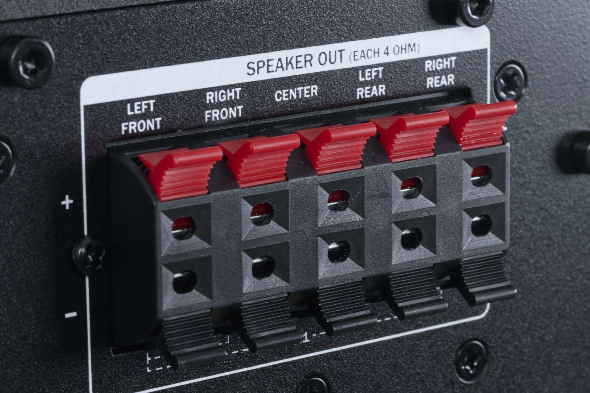 Lautsprecher anschließen – Auf diese 7 Punkte kommt es an! - HIFI.DE