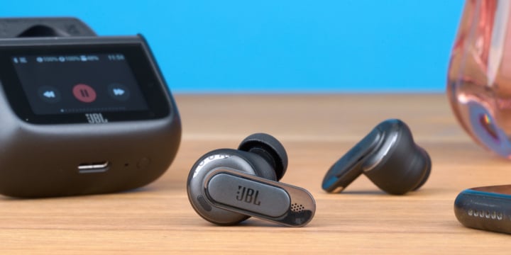 JBL Tour Pro 3 im Test: Kopfhörer und smarter Handy-Zusatz - HIFI.DE