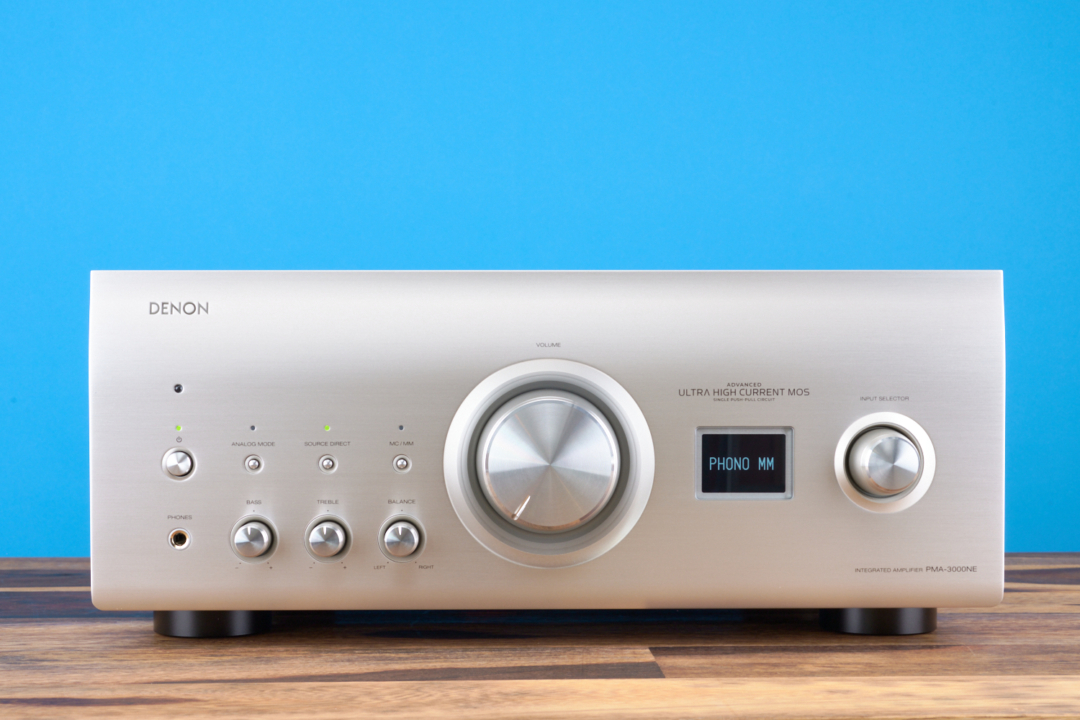 Denon PMA-3000NE im Test: Verstärker-Schwergewicht mit weichem Klang ...