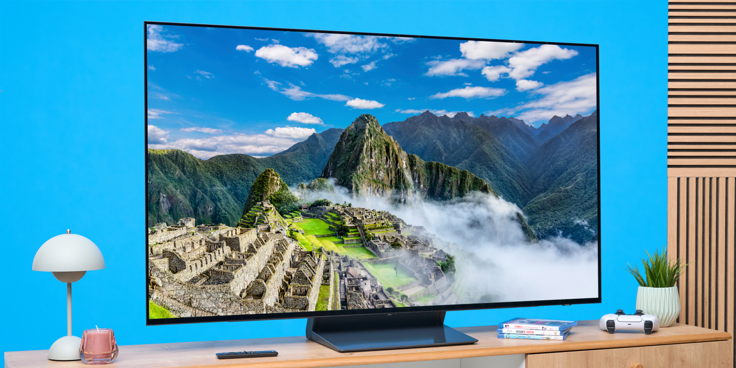 Panasonic OLED-TV HZW2004 auf der CES 2020 - HIFI.DE