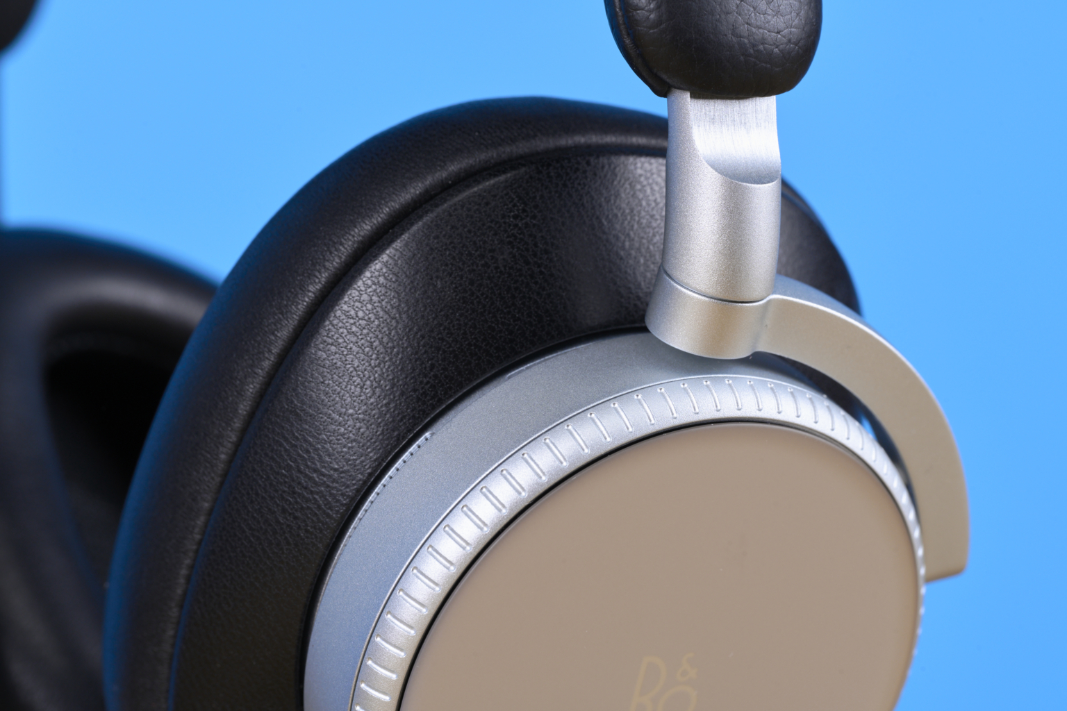 Bang & Olufsen Beoplay H100 im Test: Luxus-Kopfhörer für 1.500 Euro ...