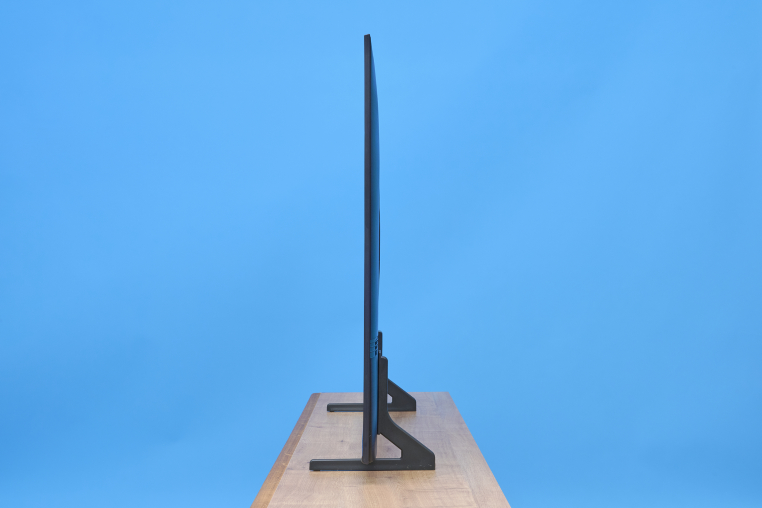 Samsung Q60D im Test - so gut ist der schlanke Einstiegs-QLED! - HIFI.DE