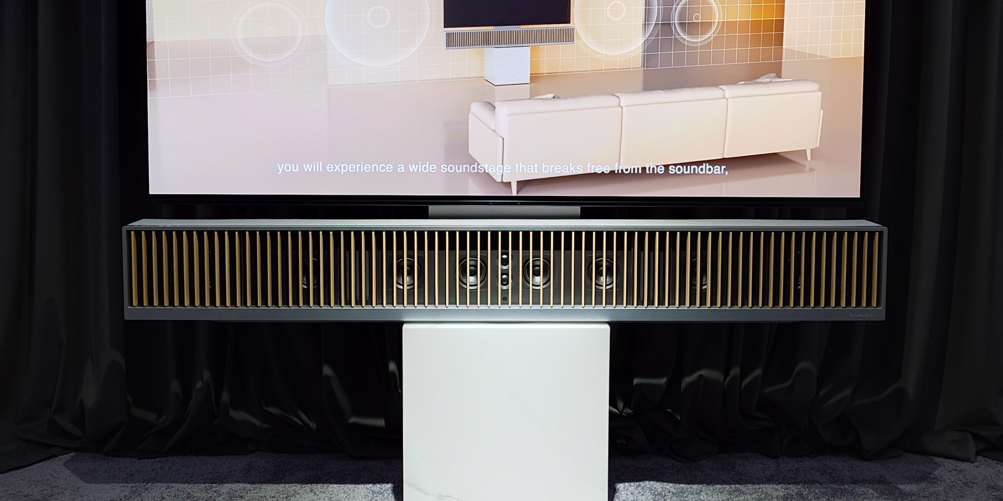 CES 2025 – Hisense stellt neuen Beamer mit 150 Zoll Bild vor - HIFI.DE