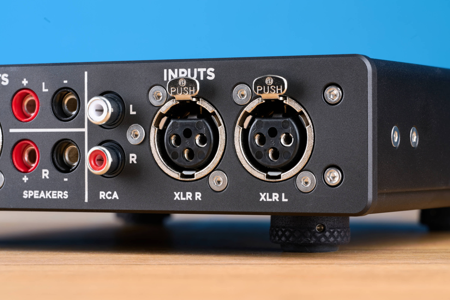 Chord Alto im Test – Ein Kopfhörer-Amp für Lautsprecher? - HIFI.DE