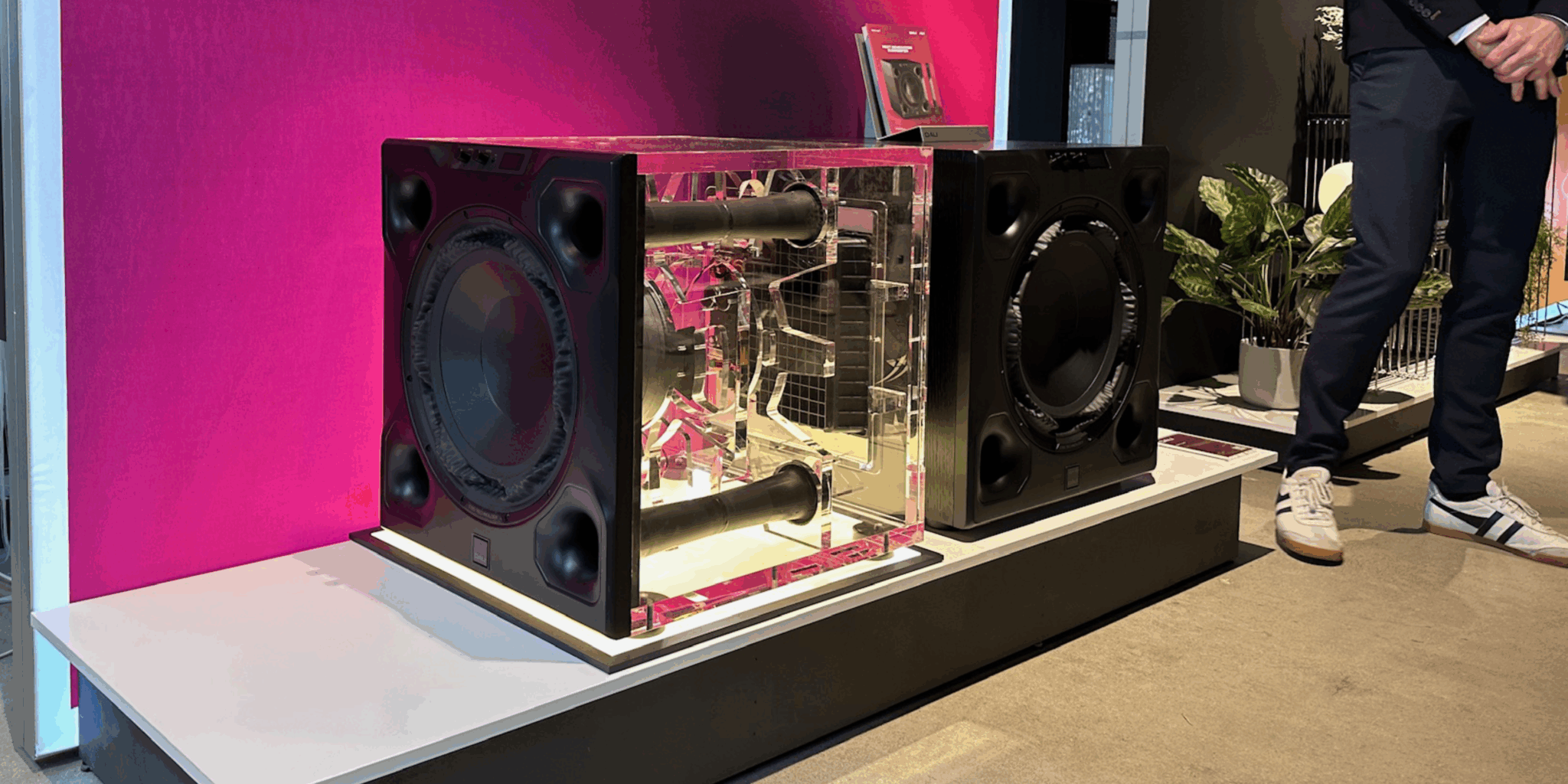 Dali bringt neuen Subwoofer V-16 F zur High End – mit Purifi-Sicke und ...