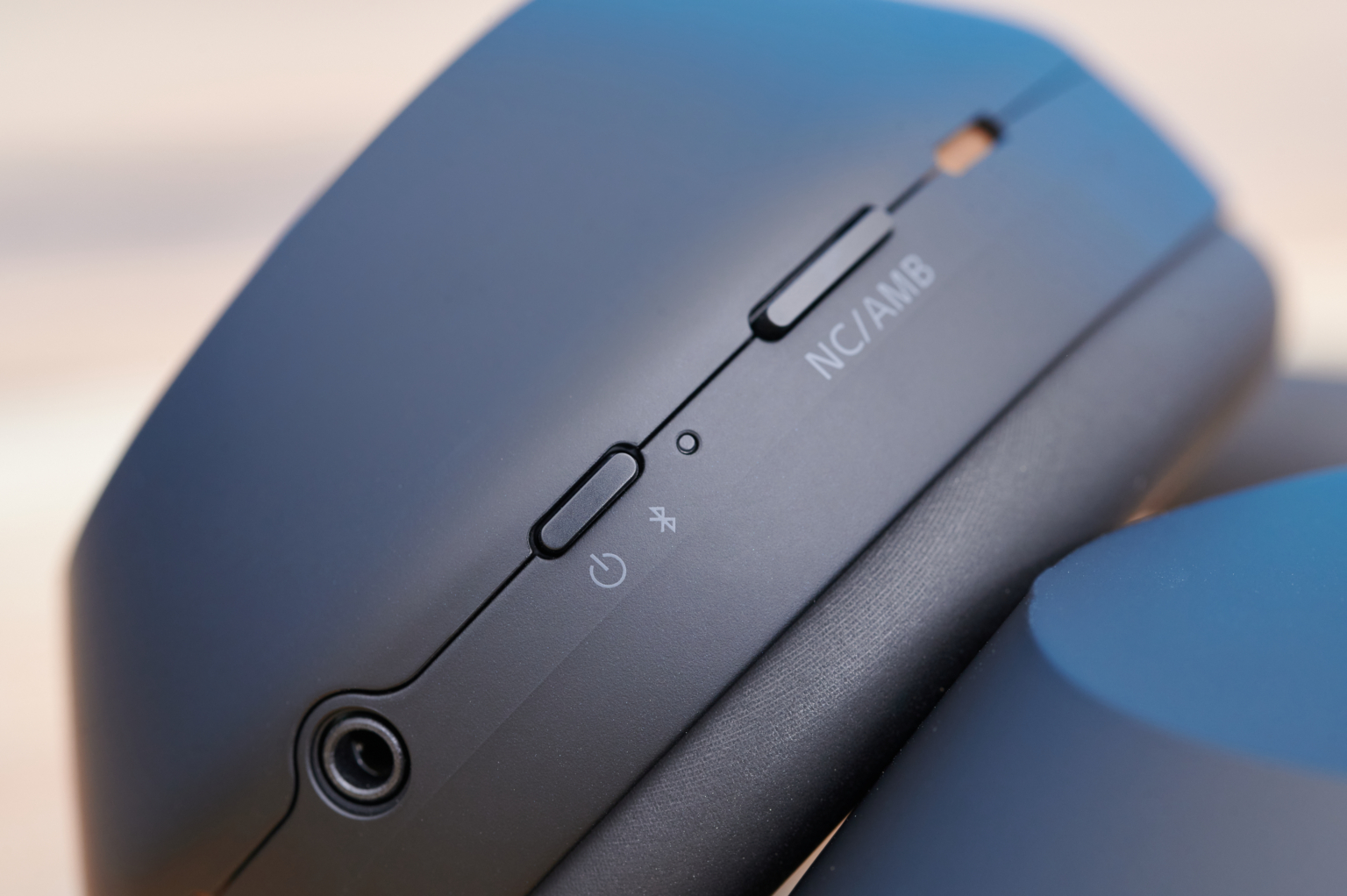Sony WH-1000XM6 vs. WH-1000XM5: Was macht Sonys neuer Spitzen-Kopfhörer ...