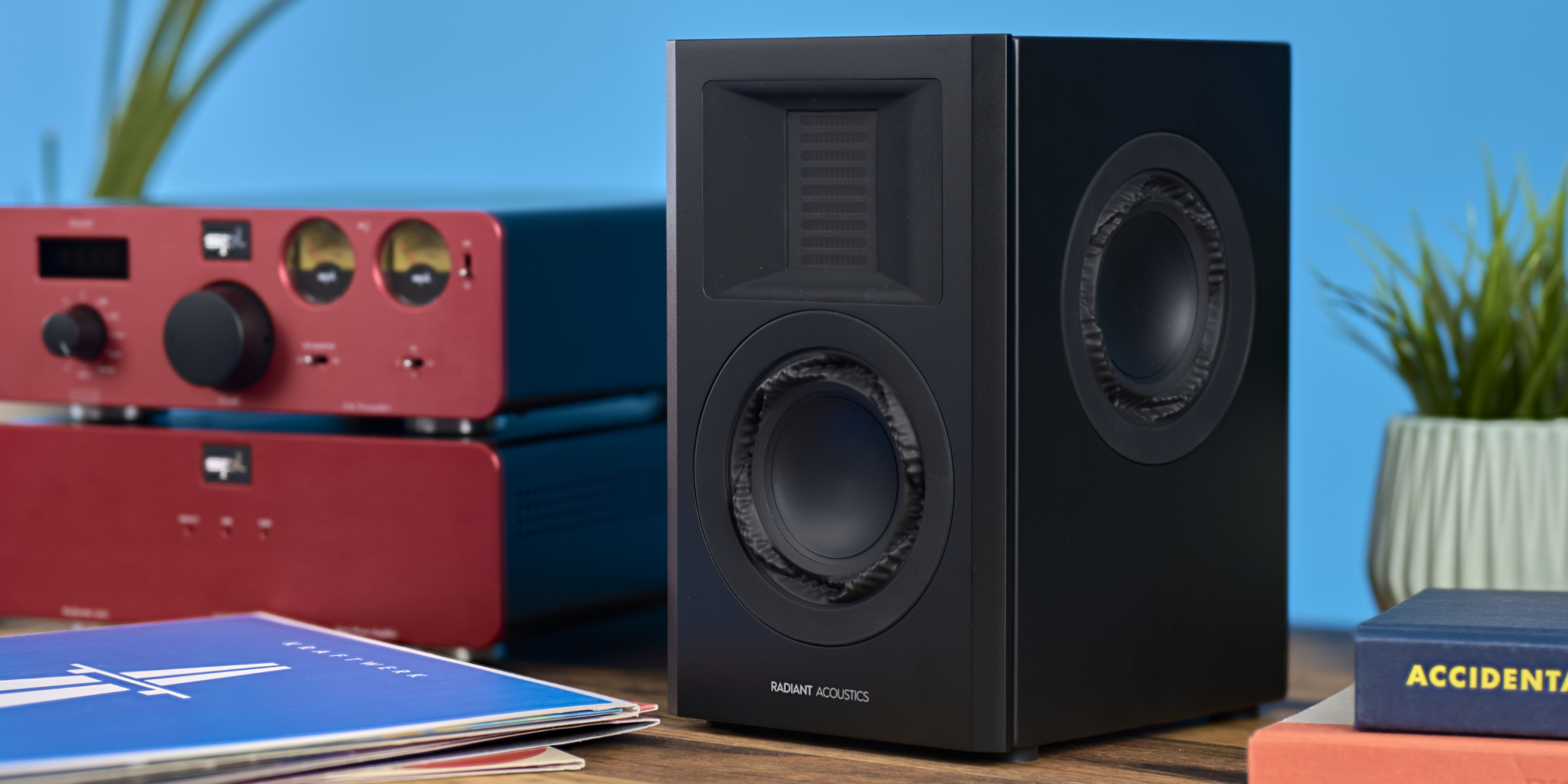Radiant Acoustics Clarity 4.2 im Test: Kleine Box, die Berge versetzt ...