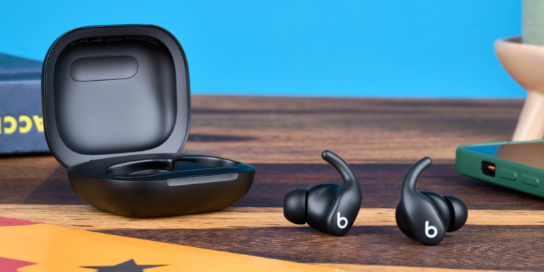 Beats Powerbeats Fit im Test: Sitzen sicher, kosten viel