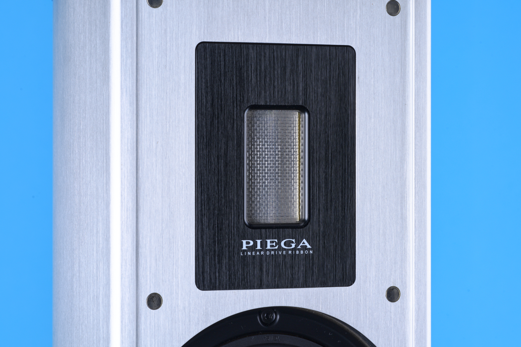 Piega Premium 701 Wireless Gen2 im Test: Kraftvolle Klangsäulen