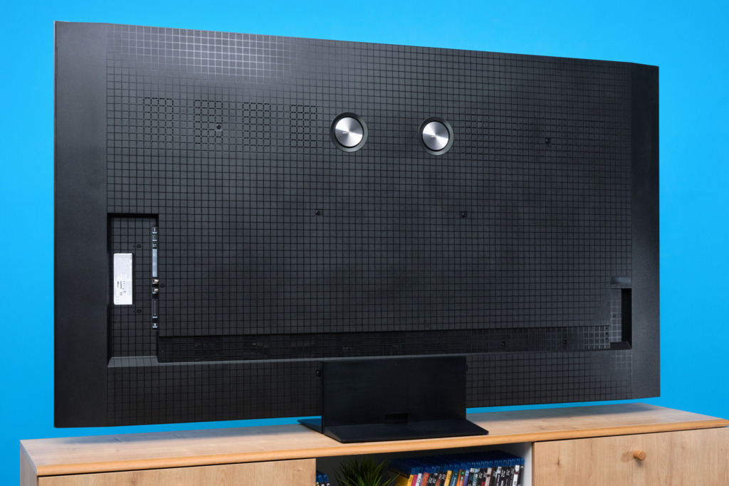 TCL C8L im Test: Der neue Kauftipp für große Fernseher?